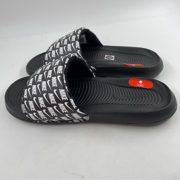 Nike | Shoes | Nib Nike Mens Victori One Black White Signature Comfort ...